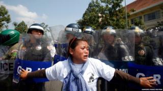 Day in pictures: 10 October 2013 - BBC News