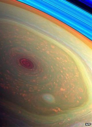 'Diamond rain' falls on Saturn and Jupiter - BBC News