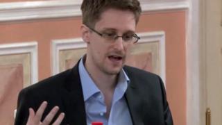 Snowden's temporary asylum status expires in Russia - BBC News