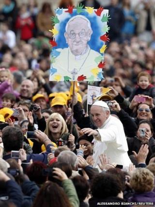 Day in pictures: 13 November 2013 - BBC News