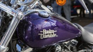 Ohio man Bill Standley buried astride Harley-Davidson - BBC News