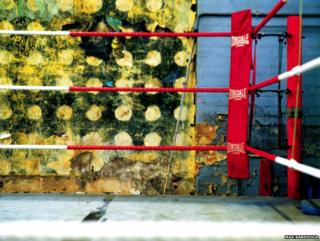 In pictures: The Aura of Boxing - BBC News