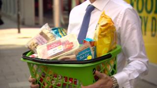 Morrisons announces another round of price cuts - BBC News