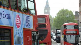 Transport for London makes capital's buses cash-free - BBC News