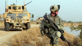Iraq conflict: US deploys 275 'military personnel' - BBC News