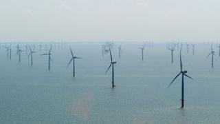 'World's biggest' wind farm to be built off East Yorkshire coast - BBC News