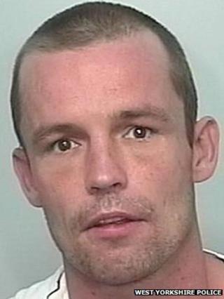 James Leslie guilty of trying to kill PC Suzanne Hudson - BBC News