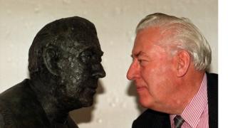 In Pictures: Ian Paisley - BBC News