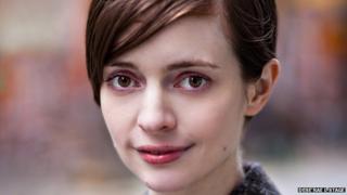 Emily Mandel on why Shakespeare could survive the apocalypse - BBC News