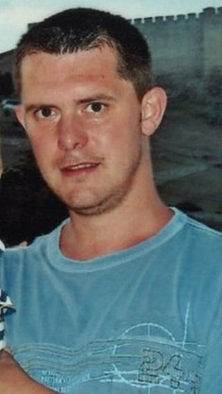 Christopher Foster murder: 'Revenge gang killed innocent man' - BBC News