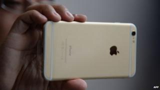 'Sophisticated' Android malware hits phones - BBC News