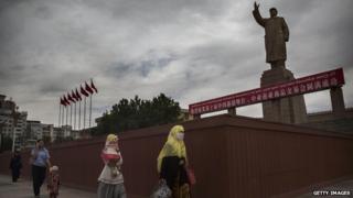 The twilight world of China's wild west - BBC News