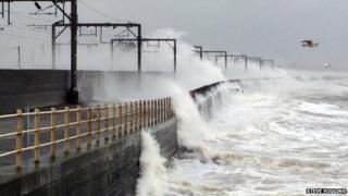 High winds cause power cuts in south west Scotland - BBC News