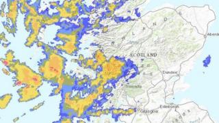 More snow forecast after schools close across Scotland - BBC News