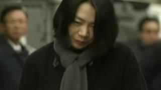 Korean Air executive jailed in 'nut rage' case - BBC News