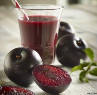 Can an Australian superfood plum help you lose weight? - BBC News