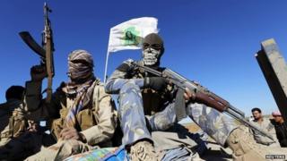 Islamic State crisis: Iraqi army drives IS from key town - BBC News