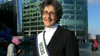 Betty Tebbs: Women's rights activist dies aged 98 - BBC News