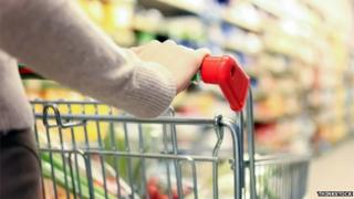 Shoppers with reward cards see little point in loyalty - BBC News