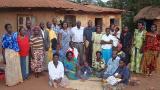 Malaria 'viral' vaccine shows promising early results - BBC News