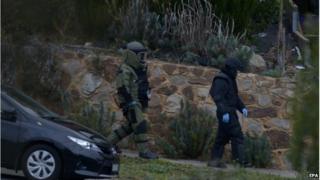 Young Australian women trying to join IS, say police - BBC News