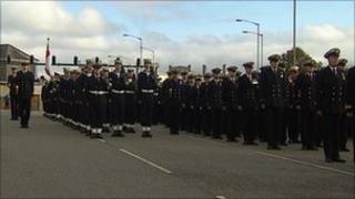 Sailors' march marks Freedom of Torpoint - BBC News