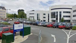 South Gloucestershire and Stroud College: 94 jobs at risk - BBC News