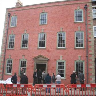 Denbigh's Georgian Mostyn House is restored - BBC News