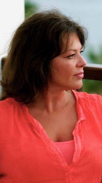 Merched, y menopos, a chael 'fy mywyd yn ôl' - BBC Cymru Fyw