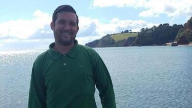 Broadstairs: Mother's warning after son dies sea swimming - BBC News