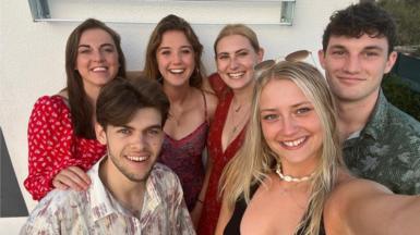 Murder 'comes naturally' to chimpanzees - BBC News