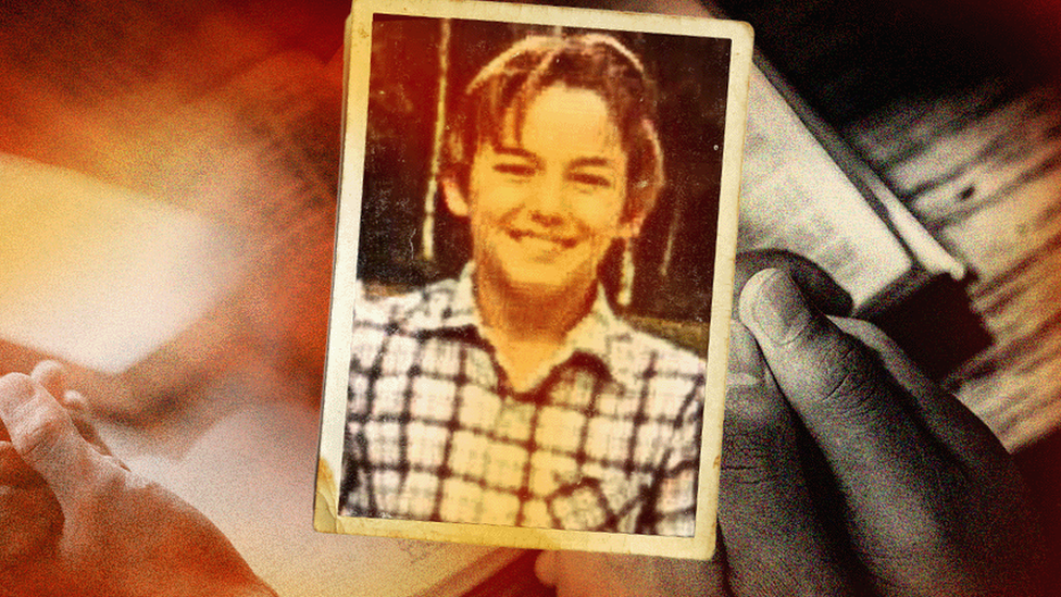 Two bowel cancer genes discovered - BBC News