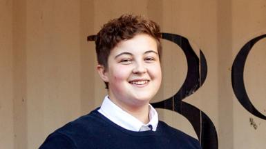 Porthcawl: Steven Chappell denies murder after death near pub - BBC News