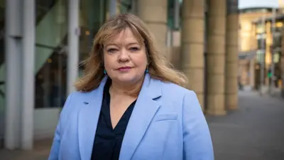 Maidstone MP Helen Grant's husband quits over sick pay - BBC News