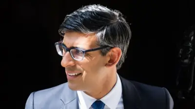 More than 50 rescuers search for missing Robin Garton - BBC News