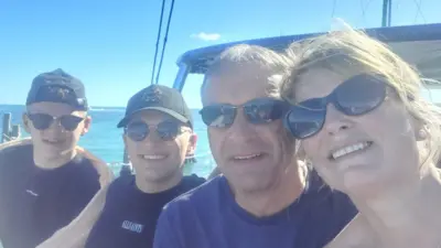 States of Jersey to bring back support worker for deaf people - BBC News