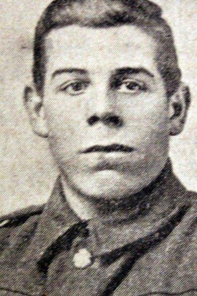 World War One messages in station visitors' book published - BBC News