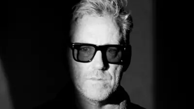 Mental As Anything singer Andrew ‘Greedy’ Smith dies aged 63 - BBC News