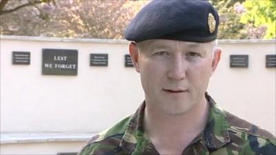 Captain Lisa Head dies from Afghan blast injuries - BBC News