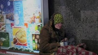 Homeless suffer in icy Ukraine as temperatures sink - BBC News