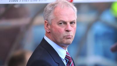 Kevin MacDonald eyes Swindon Town promotion - BBC Sport