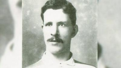 First British Lions captain Robert Seddon honoured - BBC News