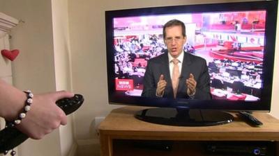 Viewers 'prefer TV sets to mobile devices' - BBC News