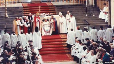 Canterbury Cathedral service for women priests - BBC News