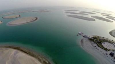 Building re-starts on Dubai's World islands project - BBC News
