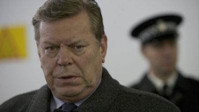 Warren Clarke: A life on screen - BBC News