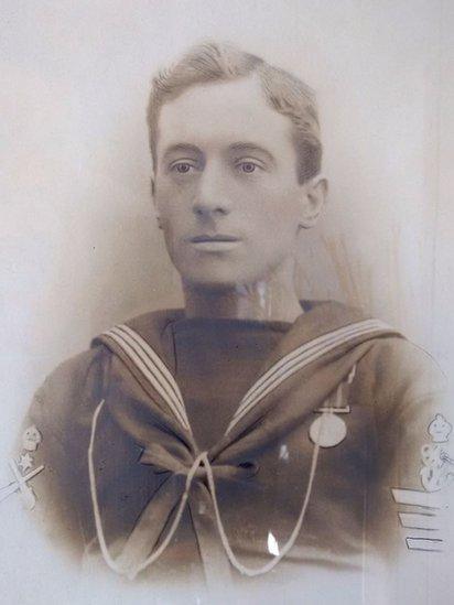 In pictures: World War One's Irish sailors - BBC News