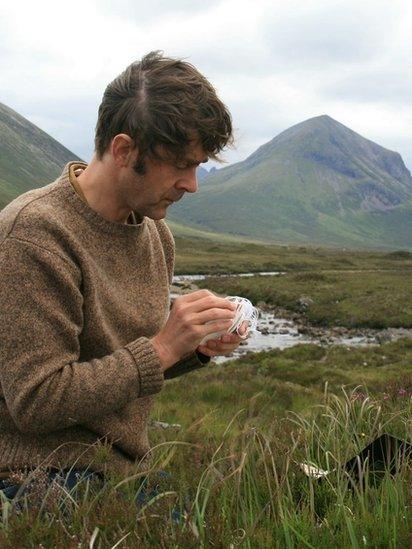 In pictures: Alec Finlay's Skye word maps - BBC News