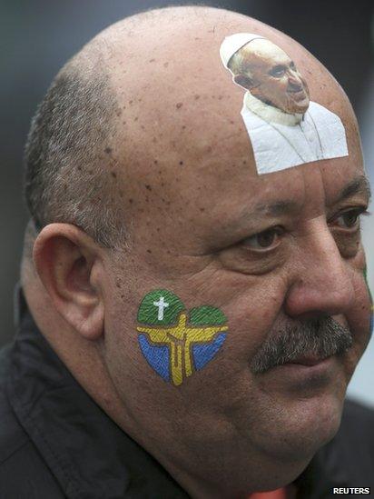 In pictures: The Pope at Copacabana - BBC News