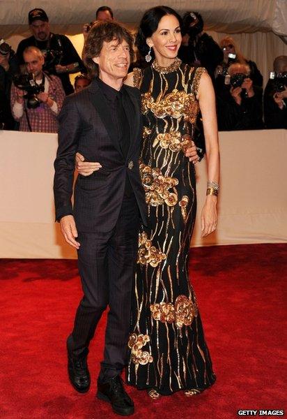 L'Wren Scott: Tributes pour in as Jagger denies split report - BBC News